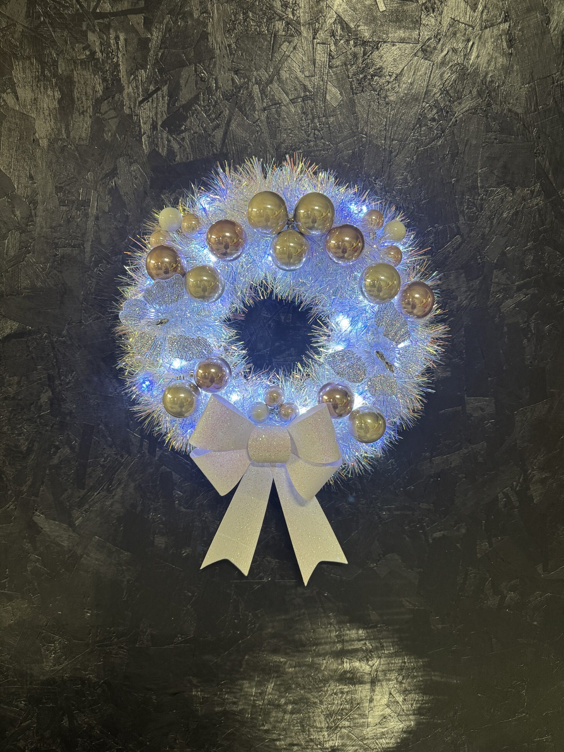 iridescent Wreath - Bougee